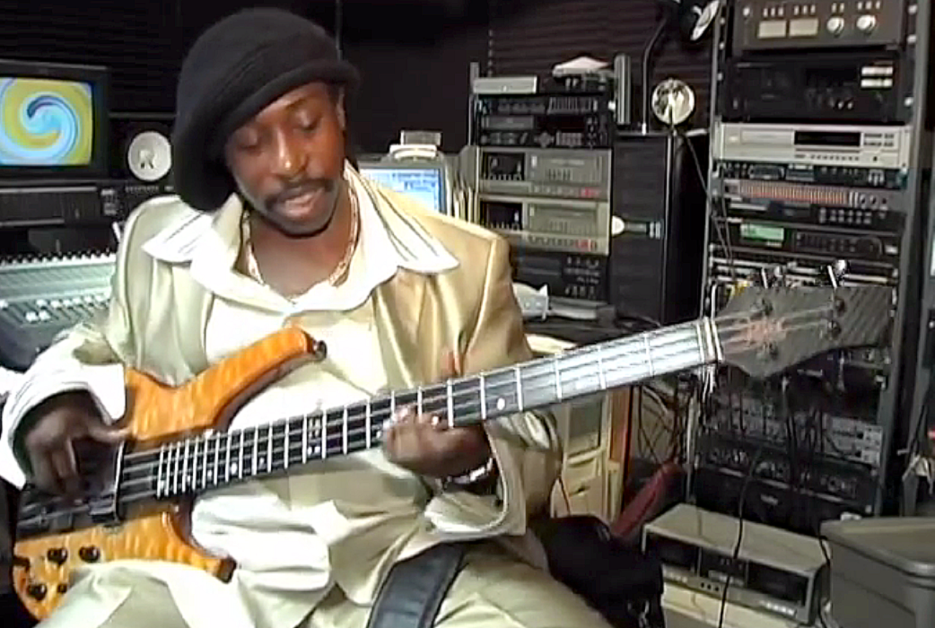 Morto Deon Estus, storico bassista di George Michael - Aveva 65 anni ...