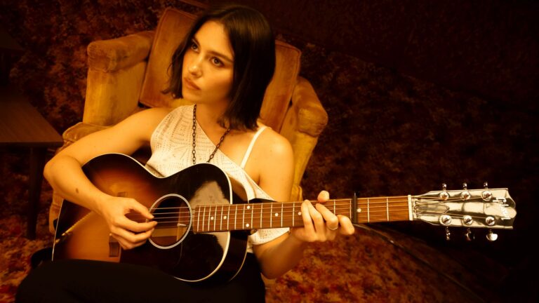GRACIE ABRAMS è la superstar del momento - FAREMUSIC